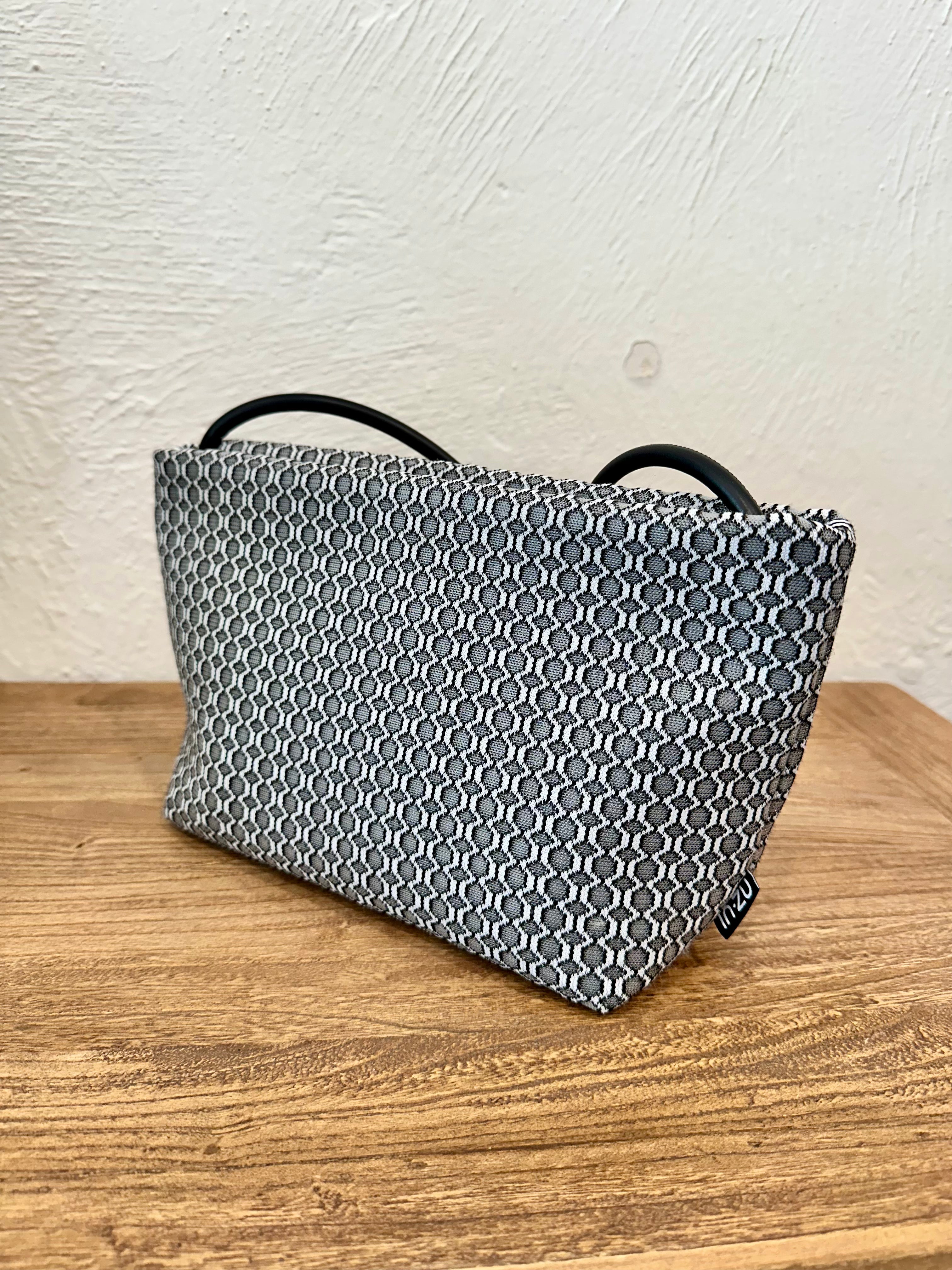 InZu Mouse Sixty Gray Crossbody Bag – Paloma + Co